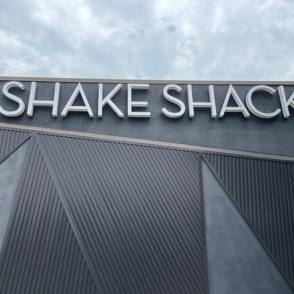 Shake Shack - Burger Joint in North Burnet