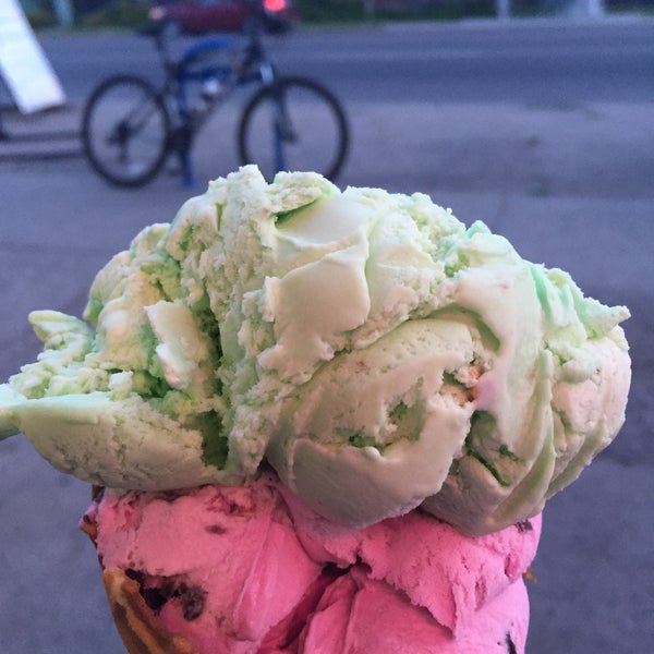 Leavitt's Ice Cream Shop - Parkdale - 8 tips