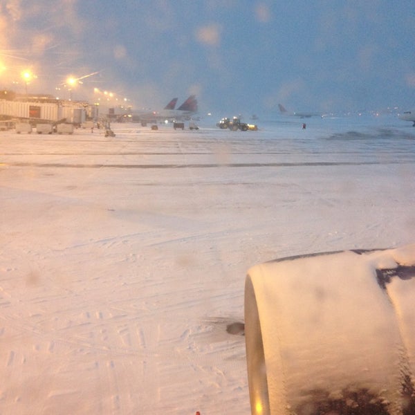 Gate G8 - Minneapolis, MN