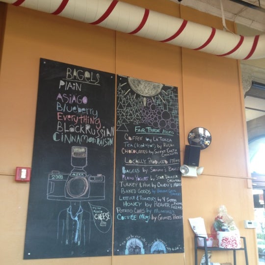 Un Mundo Cafe - 117 S Fountain Ave