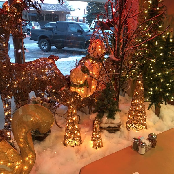 Bears Den Pizzeria - 243 E Michigan Ave