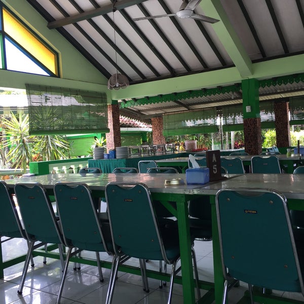 Numani Family Resto & Auto Bus Touring - JL Parangtritis km 7