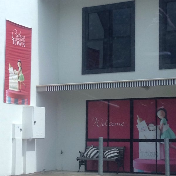 Cakes Around Town - Cupcake Shop in Darra