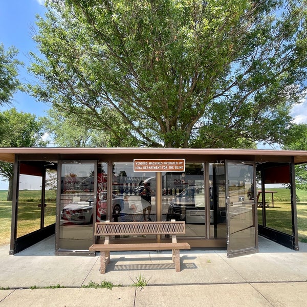 Truck stop/rest area