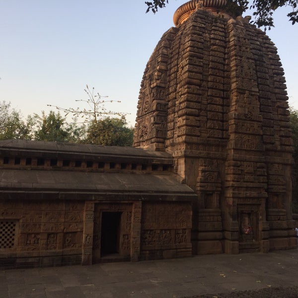 Lingaraj Temple - 9 tips from 201 visitors