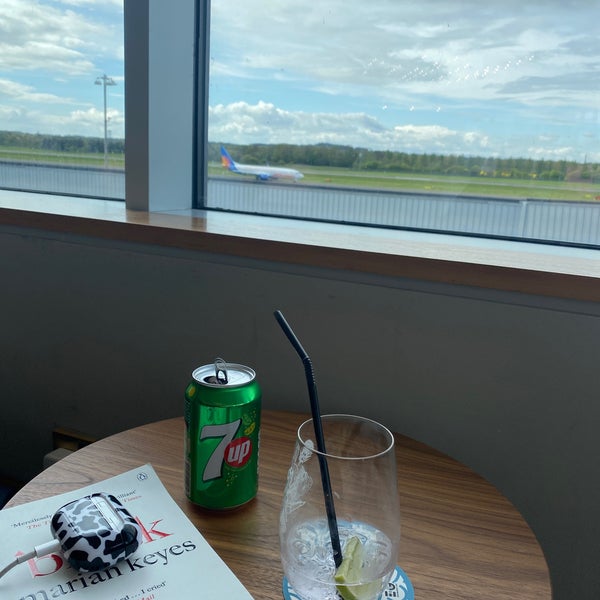 Plaza Premium - Airport Lounge in Edinburgh