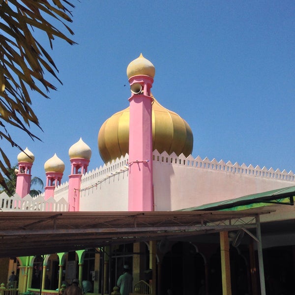 Masjid Tunku Kalsom - Mosque in Langgar