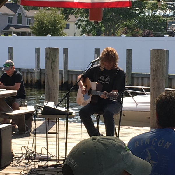 Toomey's Tavern - Bar in Amityville
