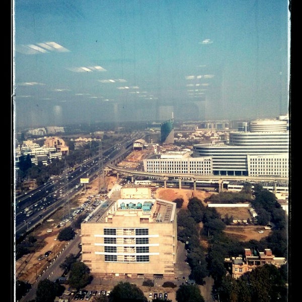 DLF Square Bldg - 1 tip