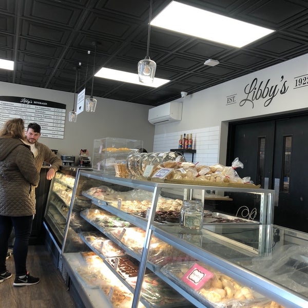 Libby's Italian Pastry - Dessert Shop in Wooster Square - Mill River