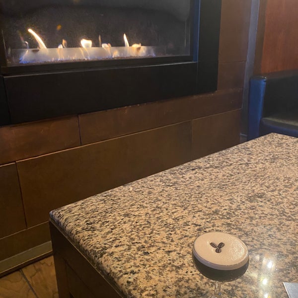 The Fairmount Martini and Wine Bar - Cocktail Bar