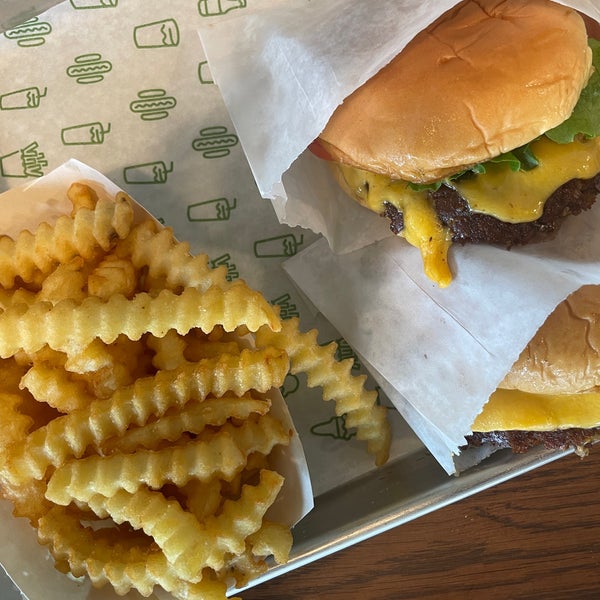 Shake Shack - Burger Joint in San Francisco
