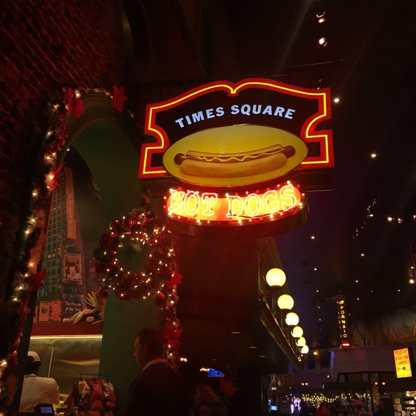 Times Square Hot Dogs - 10 tips from 314 visitors