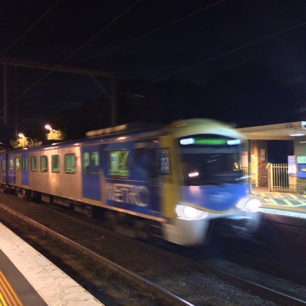 Hampton Station - Railway Cres