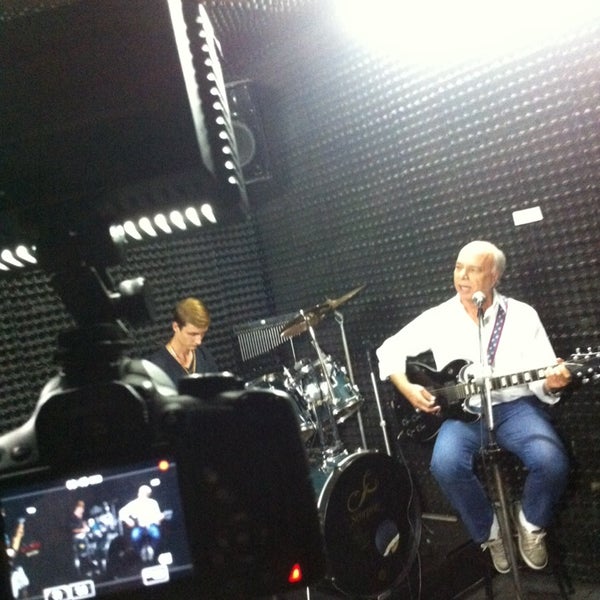 Musikaos Estudio - Rock Club in São Domingos