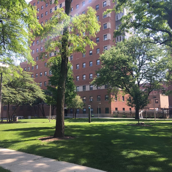 UIC Medical Sciences Building - Illinois Medical District - Chicago, IL