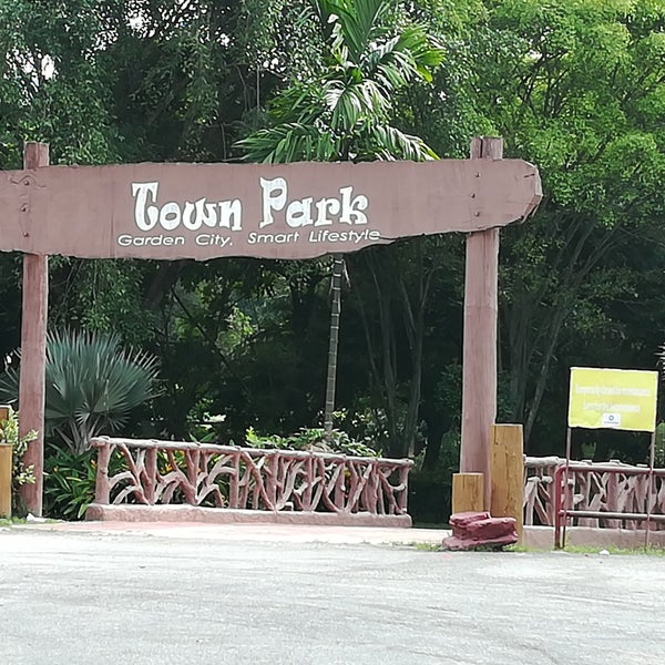 Town Park, Bandar Puteri - Puchong Batu Dua Belas, Selangor