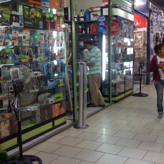 Centro Comercial Polvos Azules - Ica, Ica