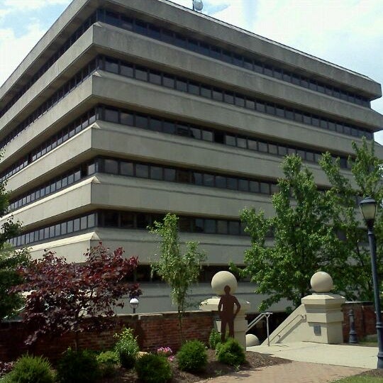 Courthouse Square - Structure in Washington
