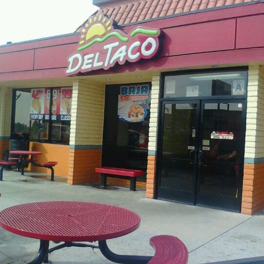 Del Taco - Orangecrest - 2 tips