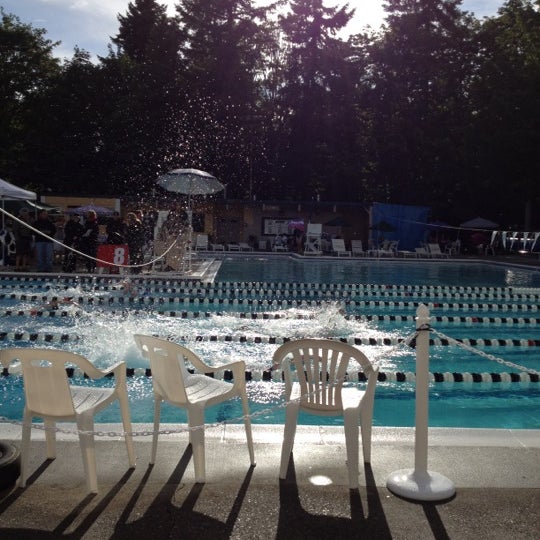 Edgebrook Tennis Club - Swimming Pool in Bellevue