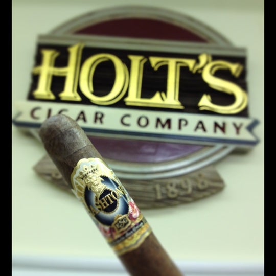 Holt's Cigar Company - Northeast Philadelphia - 8 tips from 253 visitors