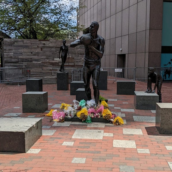 Bill Russell Statue
