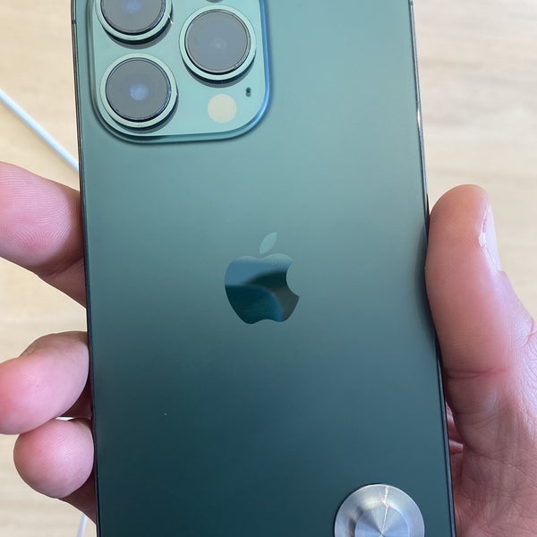 Apple Carlsbad - Electronics Store