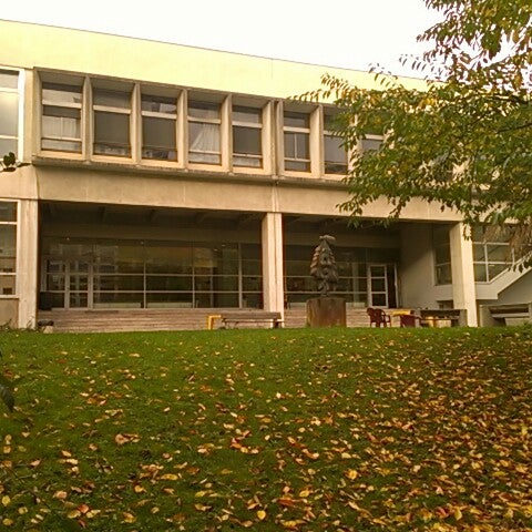 Le Patio - Université de Strasbourg - Bâtiment universitaire à Esplanade