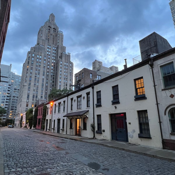 Washington Mews - Greenwich Village - New York, NY