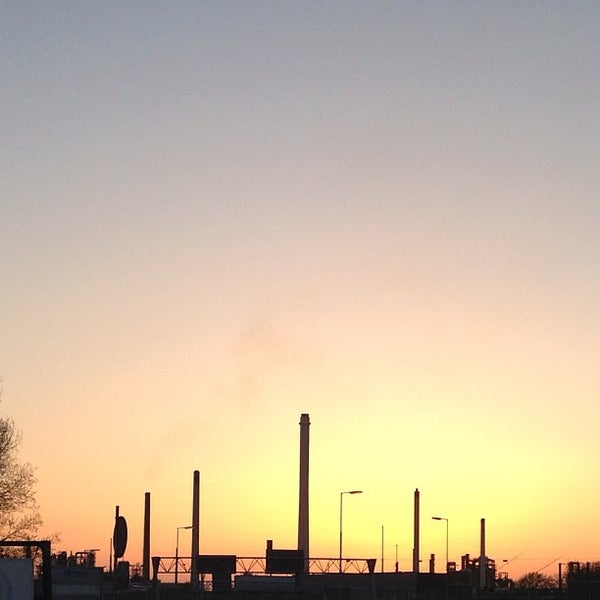 Photos at Shell Nederland Raffinaderij - Factory in Vondelingenplaat