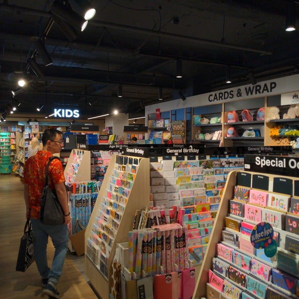 Dymocks - Brisbane City - 72 Queen St