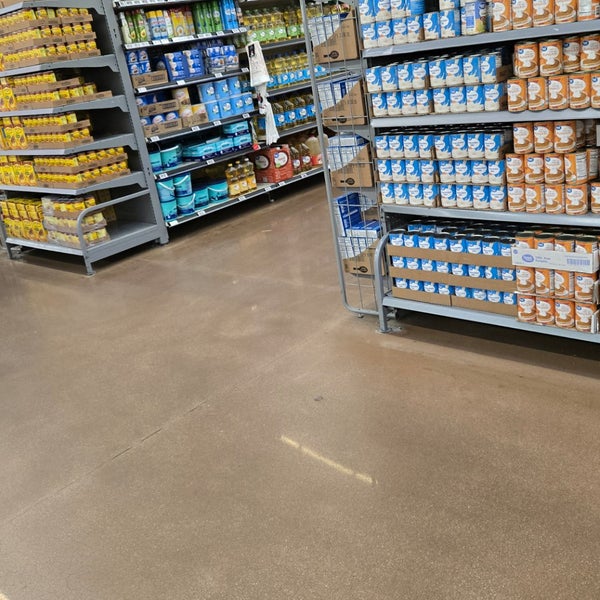 Walmart Supercenter - Monumentの大型店