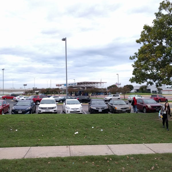 Capital Metro Park & Ride - N. Lamar & 183 - Bus Station in North Austin