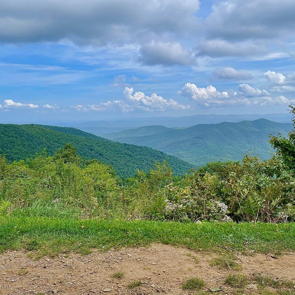 Pisgah Inn - Blue Ridge Parkway Milepost 408.6