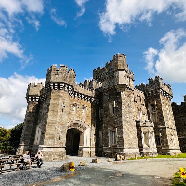 Wray Castle - Castle