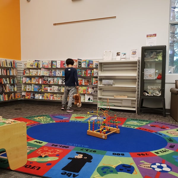 Surrey Public Library - Semiahmoo Branch - South Surrey - Surrey, BC