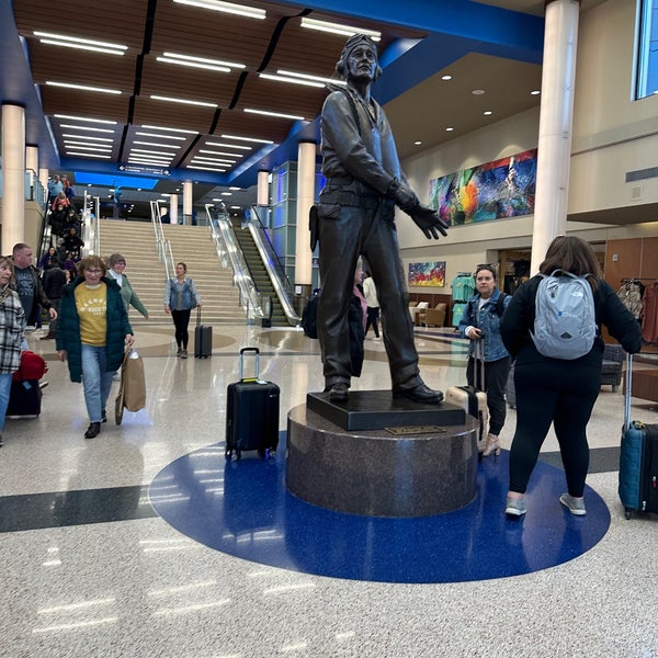 Joe Foss Statue - Sioux Falls, SD