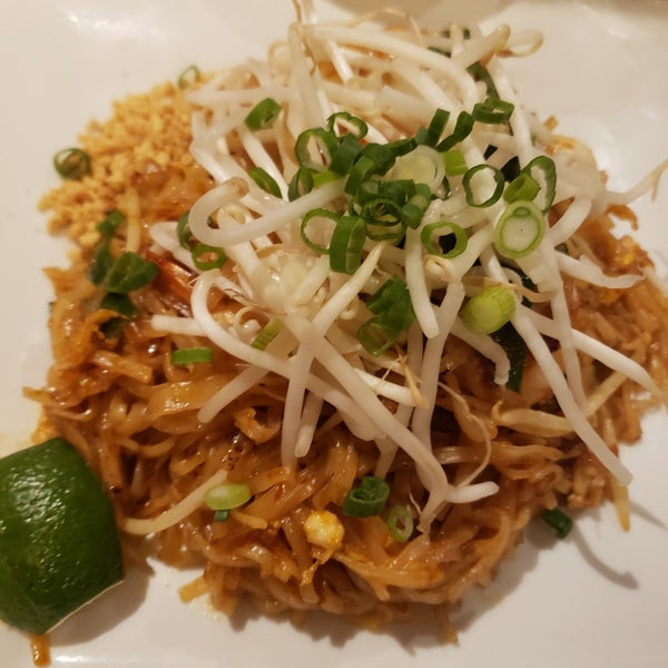 Pinto Thai Bistro & Sushi Bar - Thai Restaurant in Capitol Hill