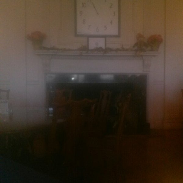 Chartwells Dining Hall - 7 visitors