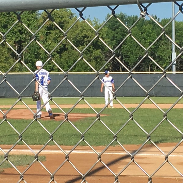 Thomas Ryan Memorial Park - 17600-17944 Lone Pine Ct