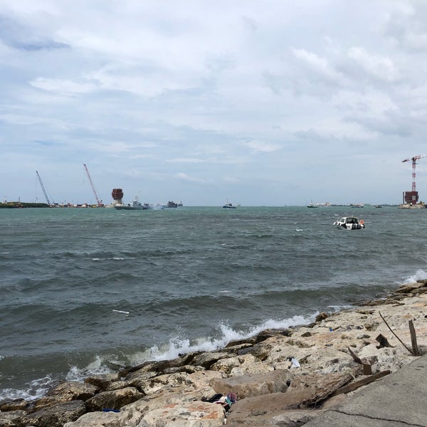 Cebu Strait - Bay in Cebu City