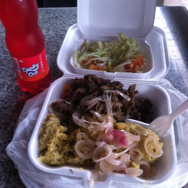 Parada Chimi José - Food Court in Santiago de los Caballeros