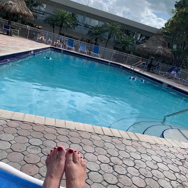 Holiday Inn Tiki Bar and Pool - 99701 Overseas Hwy