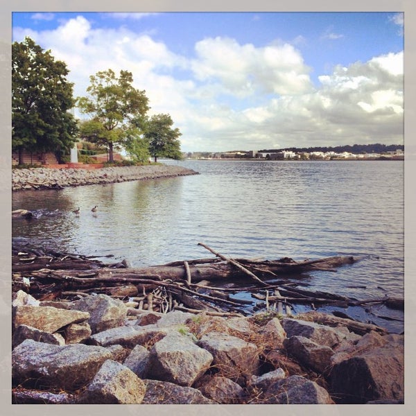 Tide Lock Park - Old Town North - Alexandria, VA