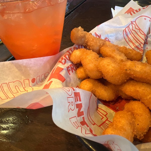 Red Robin Gourmet Burgers and Brews - Burger Joint in Redmond