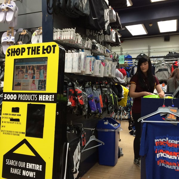 Bow Street Mall - 3 tips from 348 visitors