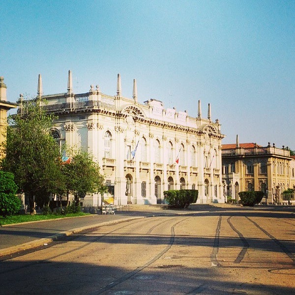 Piazza Leonardo da Vinci - Plaza in Milano