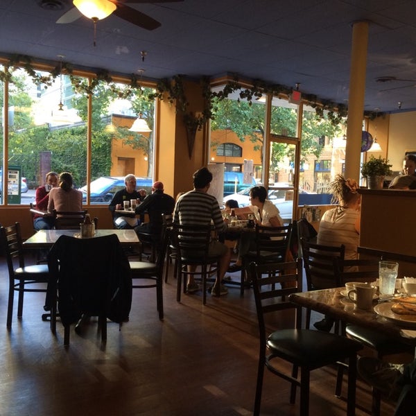 Photos at Good Earth Cafe - 19 tips from 445 visitors