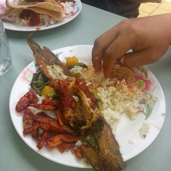 Warong Nasi Campor Kak Usu - Food Court